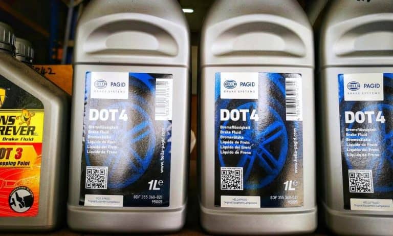 The 9 Best DOT 4 Brake Fluid in 2022 – Reviews & Buying Guide - Garage Deed